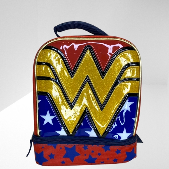 DC Comics | Accessories | Wonder Woman Lunch Tote With Detachable Cape ...